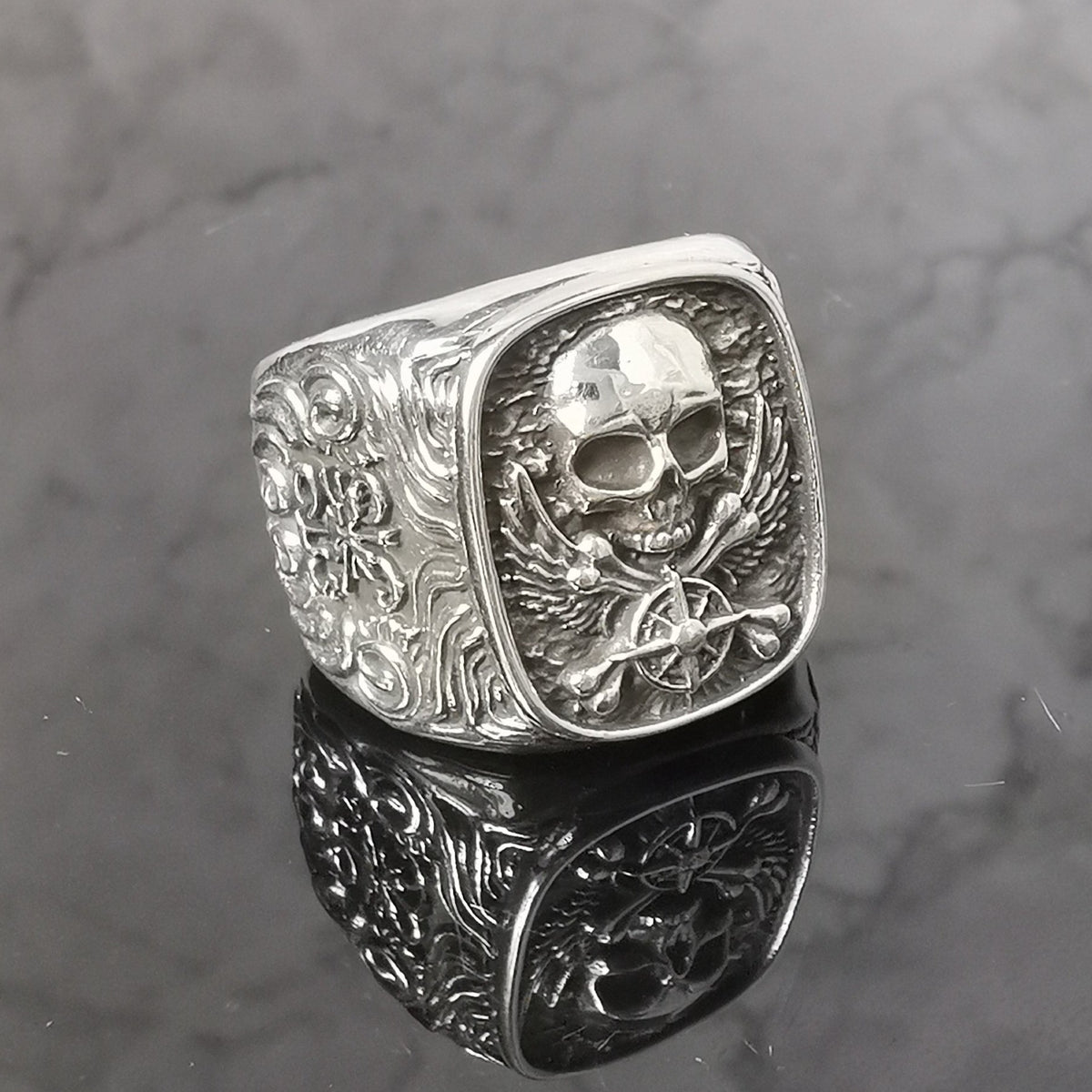 Dead Man's Compass Skull Pirate Ring - 925 Sterling Silver – Serpent Forge